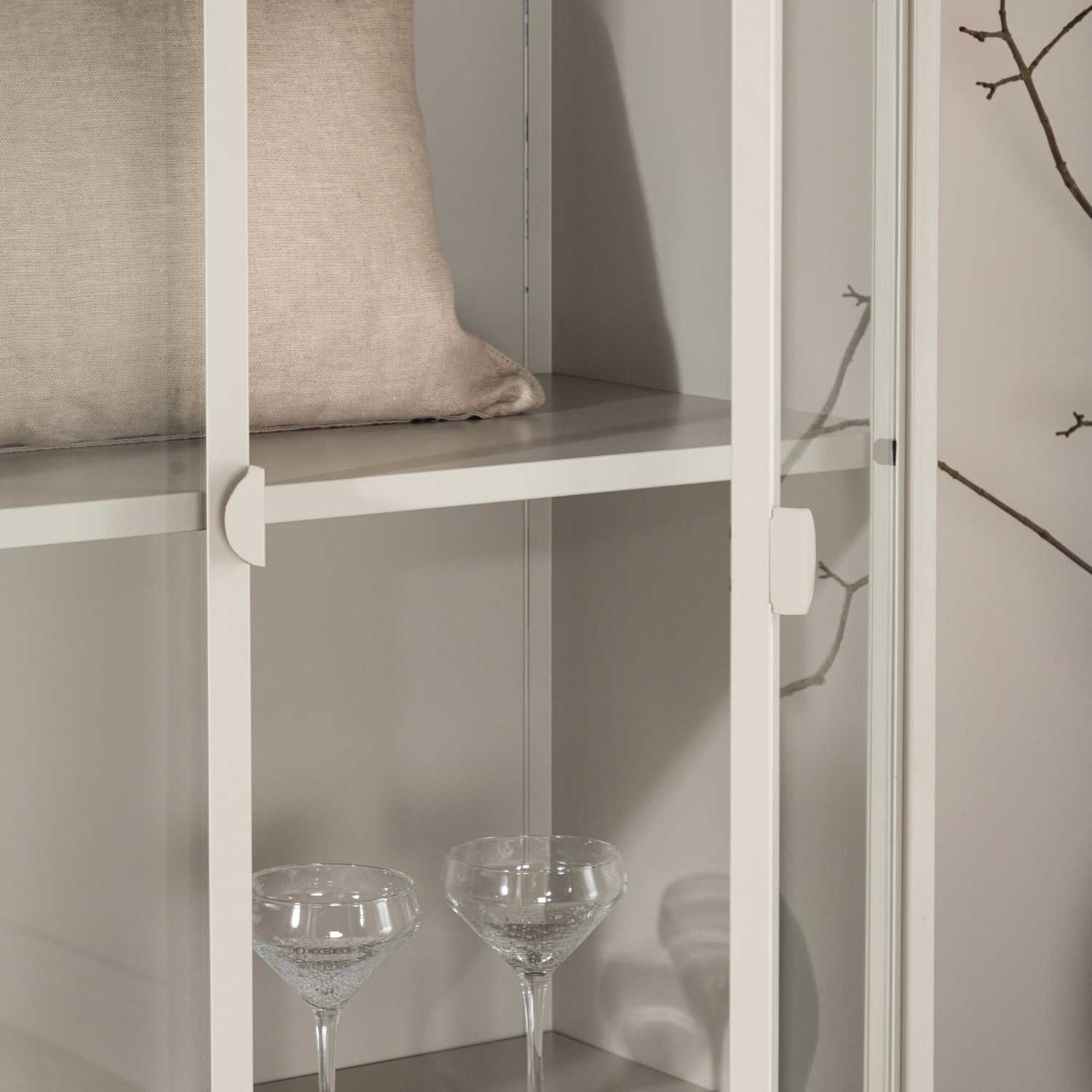 Buffet vitré en métal beige piring