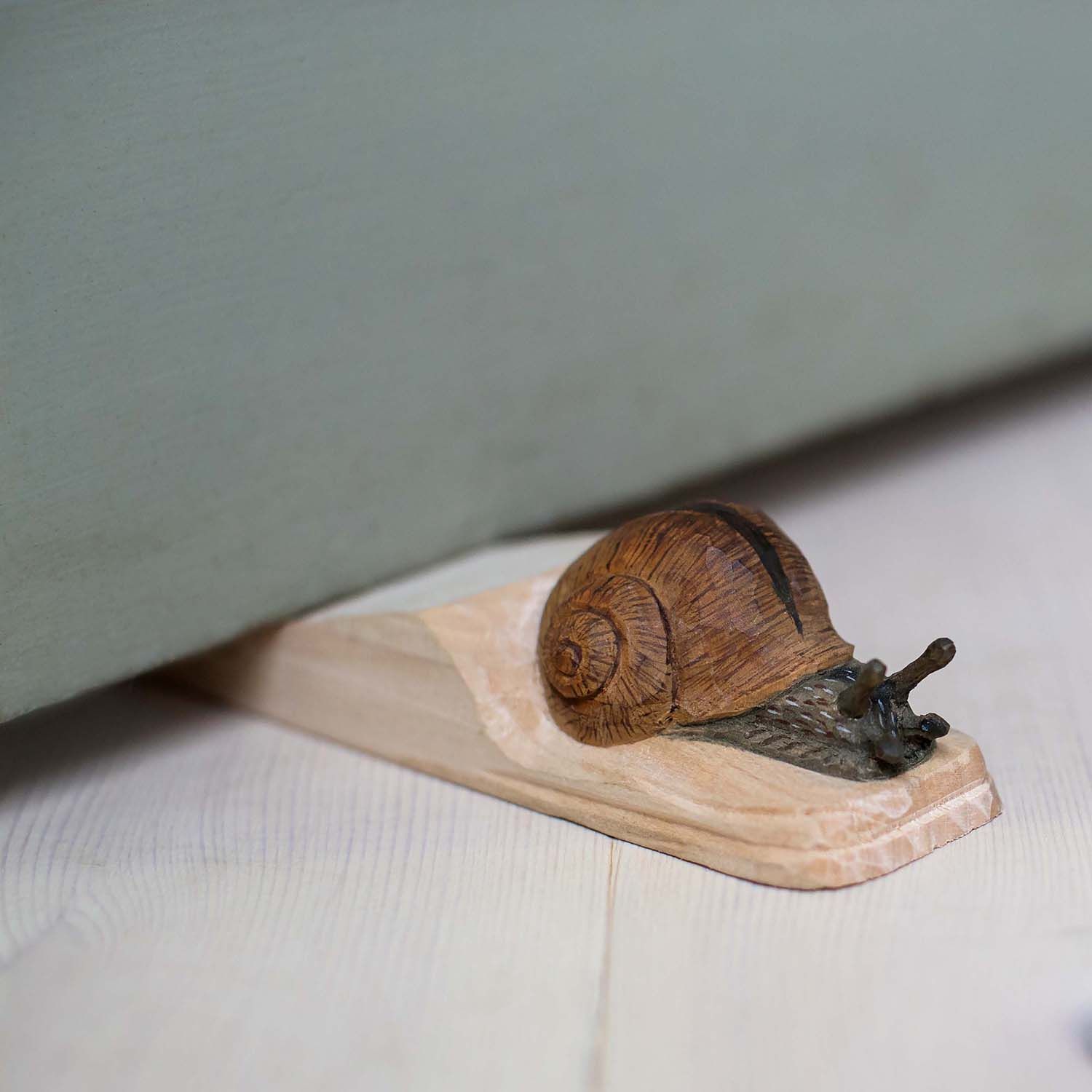 Cale-porte en bois sculpté à la main animal (escargot de bourgogne)