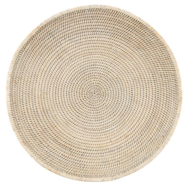 Corbeille en rotin patiné blanc