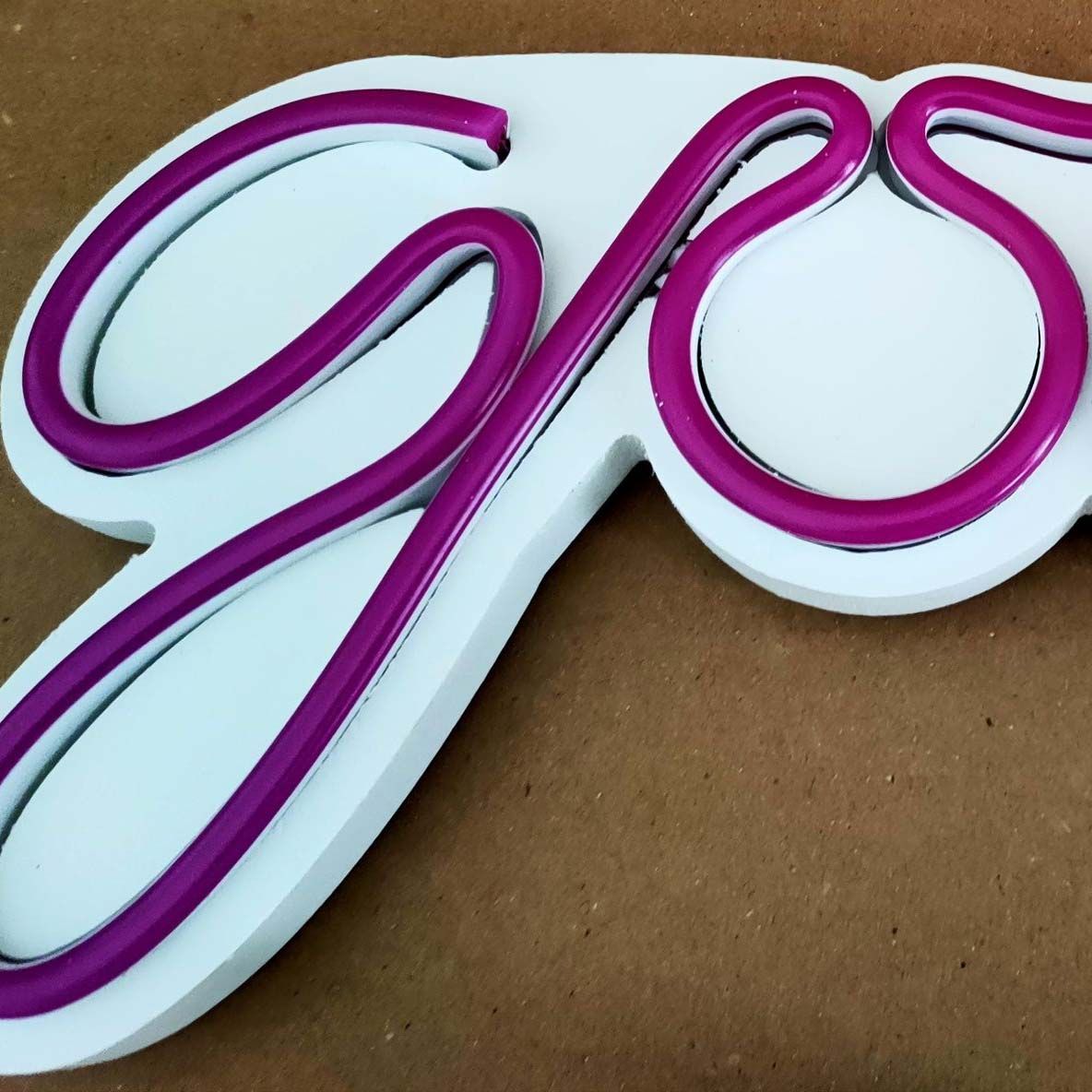 Décoration murale lumineuse néon (good vibes rose)