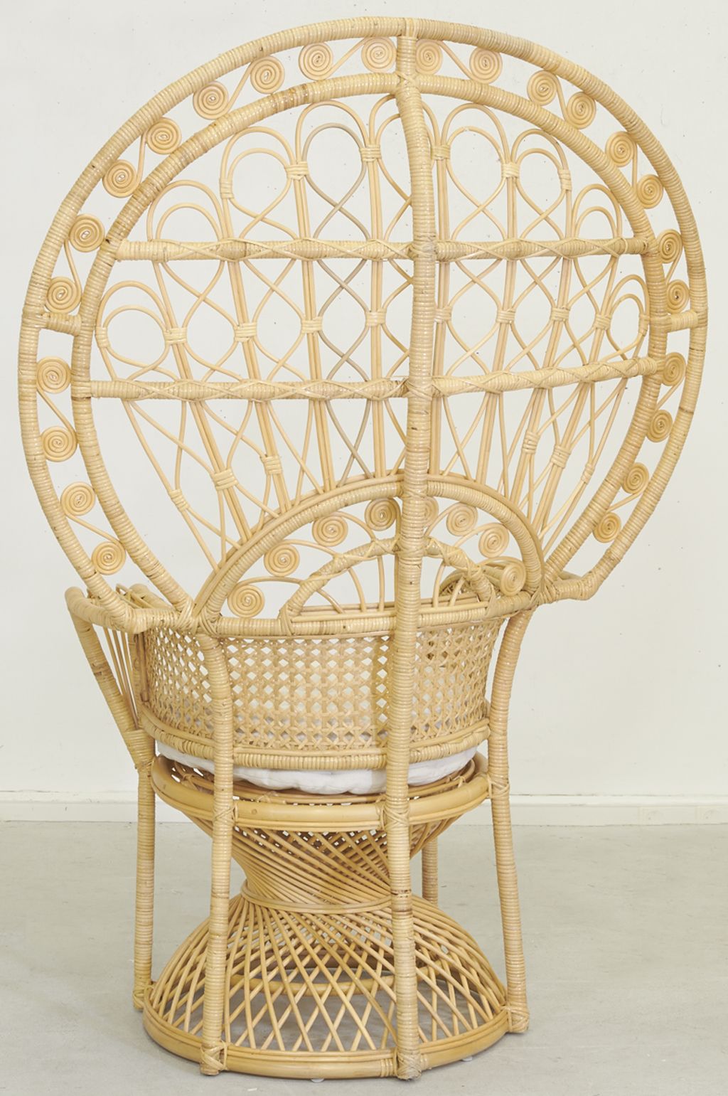 Fauteuil emmanuelle en rotin (2)