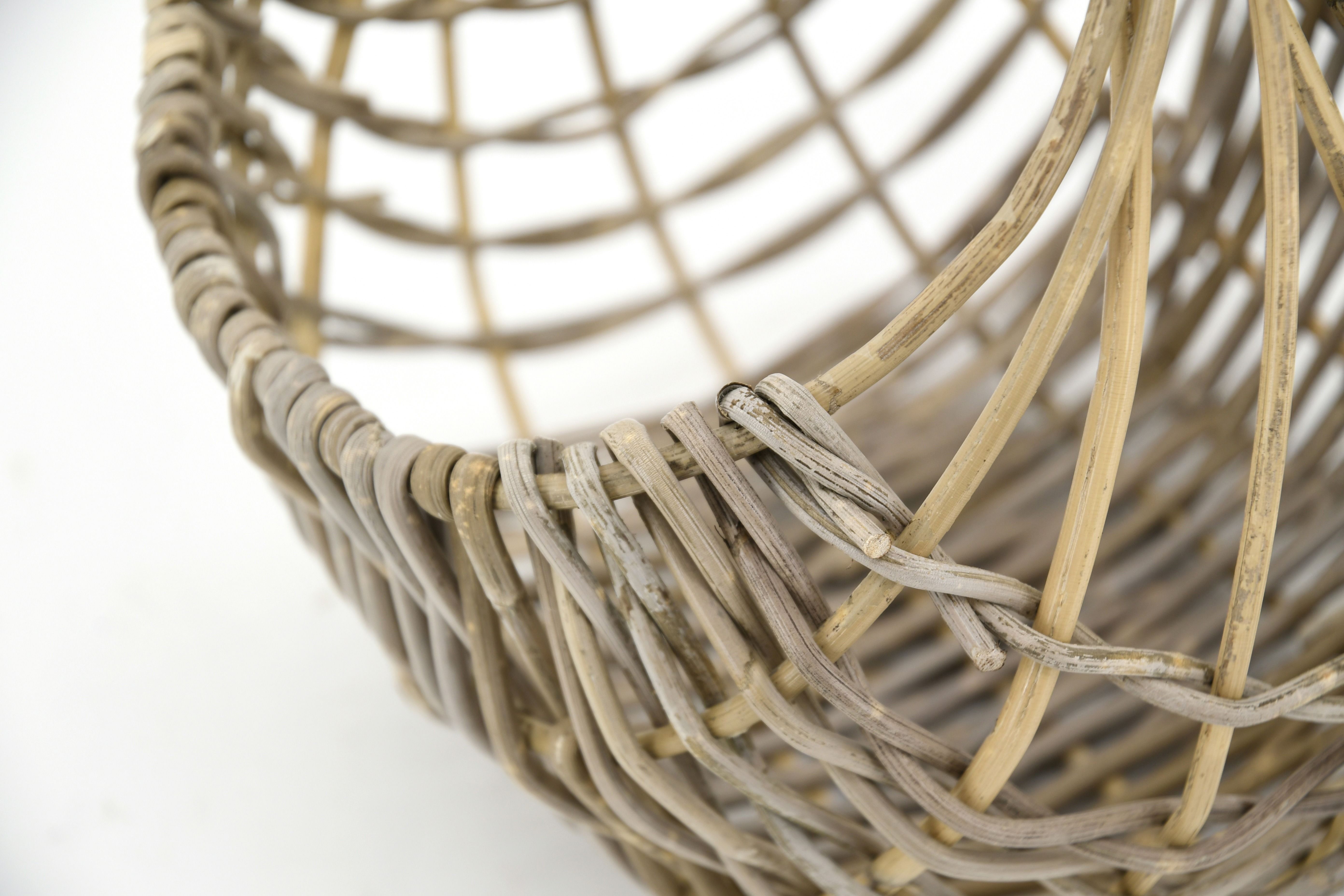 Panier ajouré en poelet gris - AUBRY GASPARD | Jardindeco