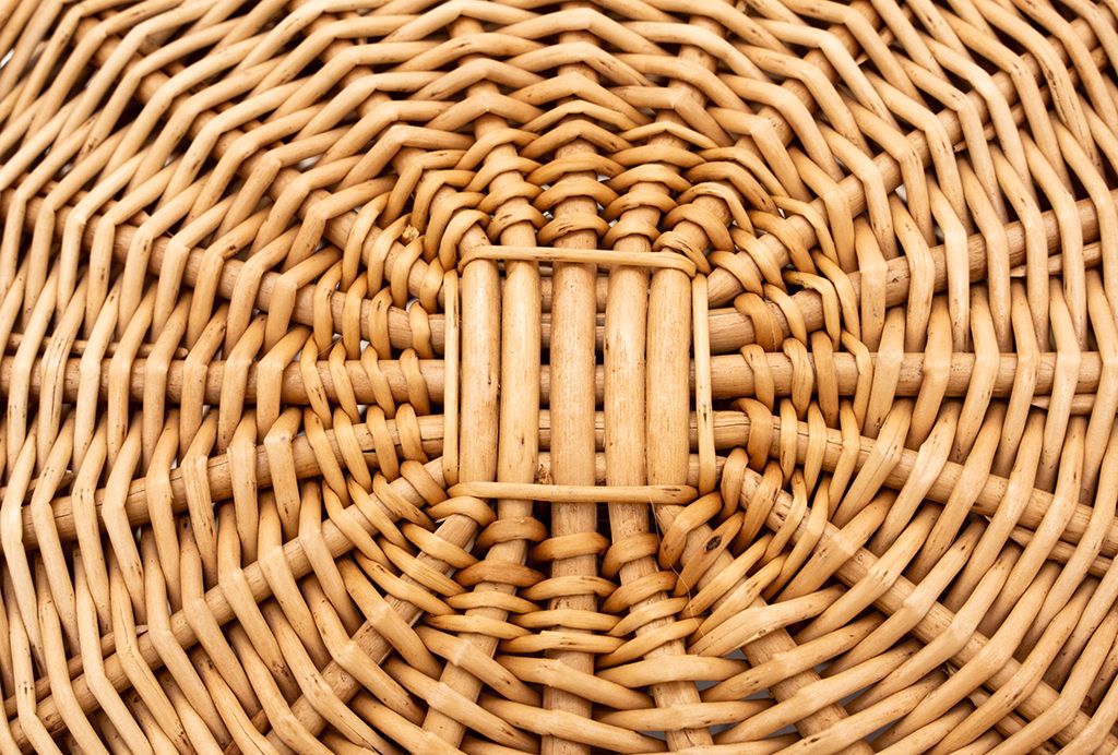 Panier à couvercle pivotant en osier clair