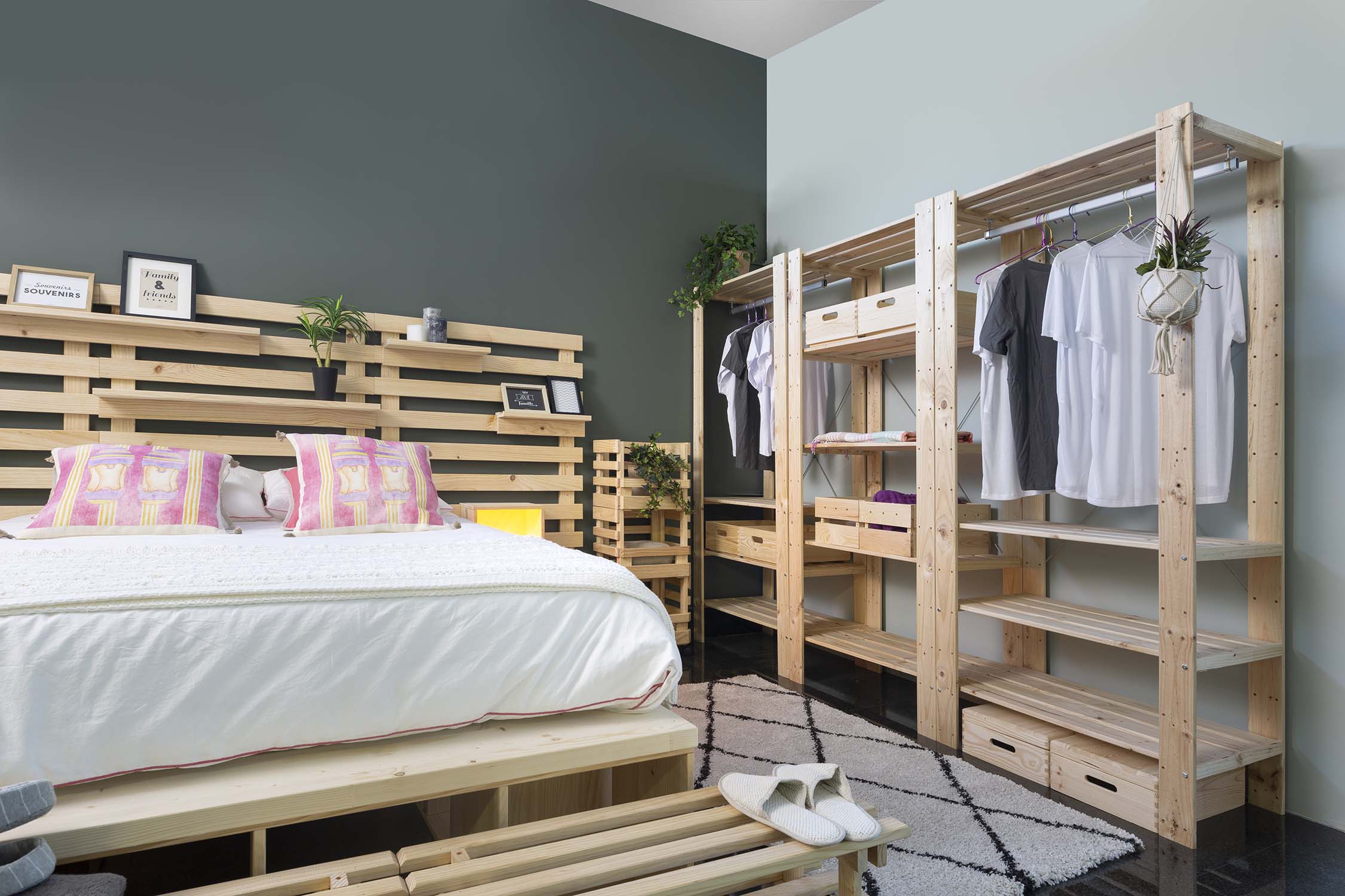 Penderie en pin massif evolution (hauteur 174 cm)