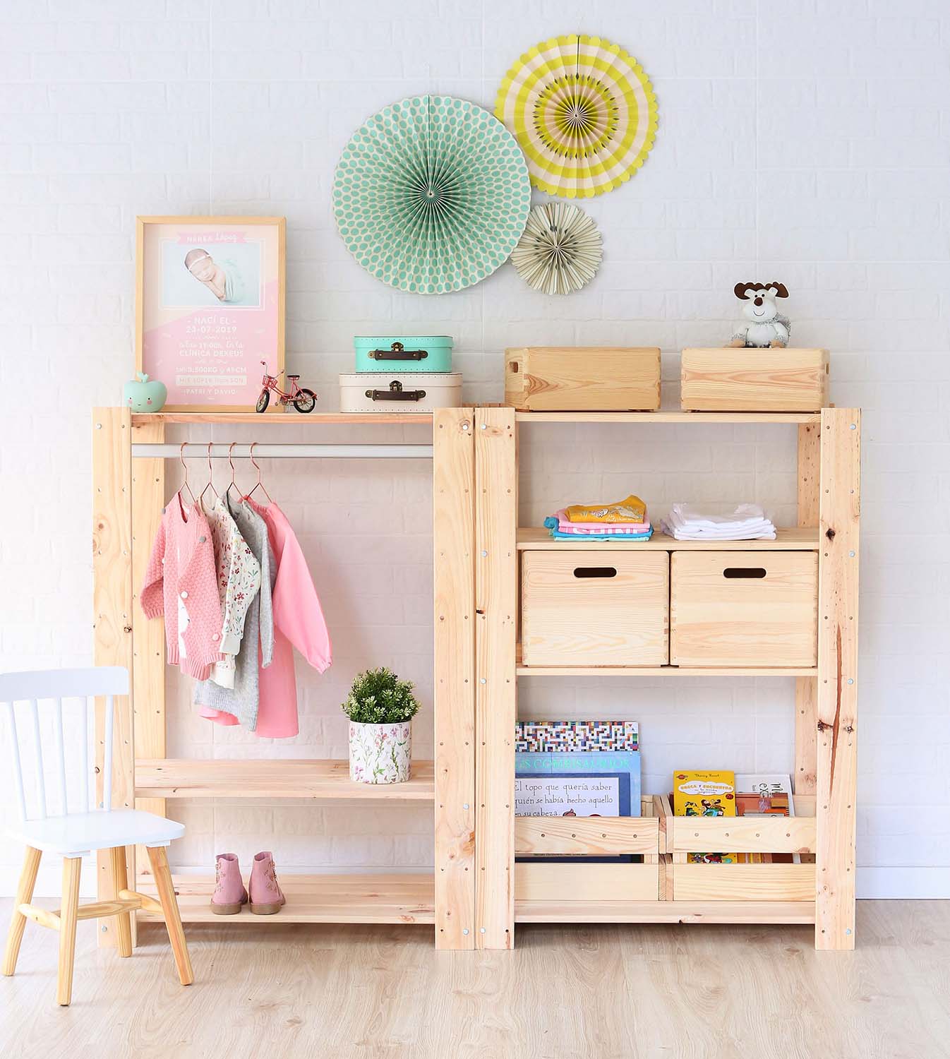 Penderie en pin massif evolution (hauteur 111 cm)