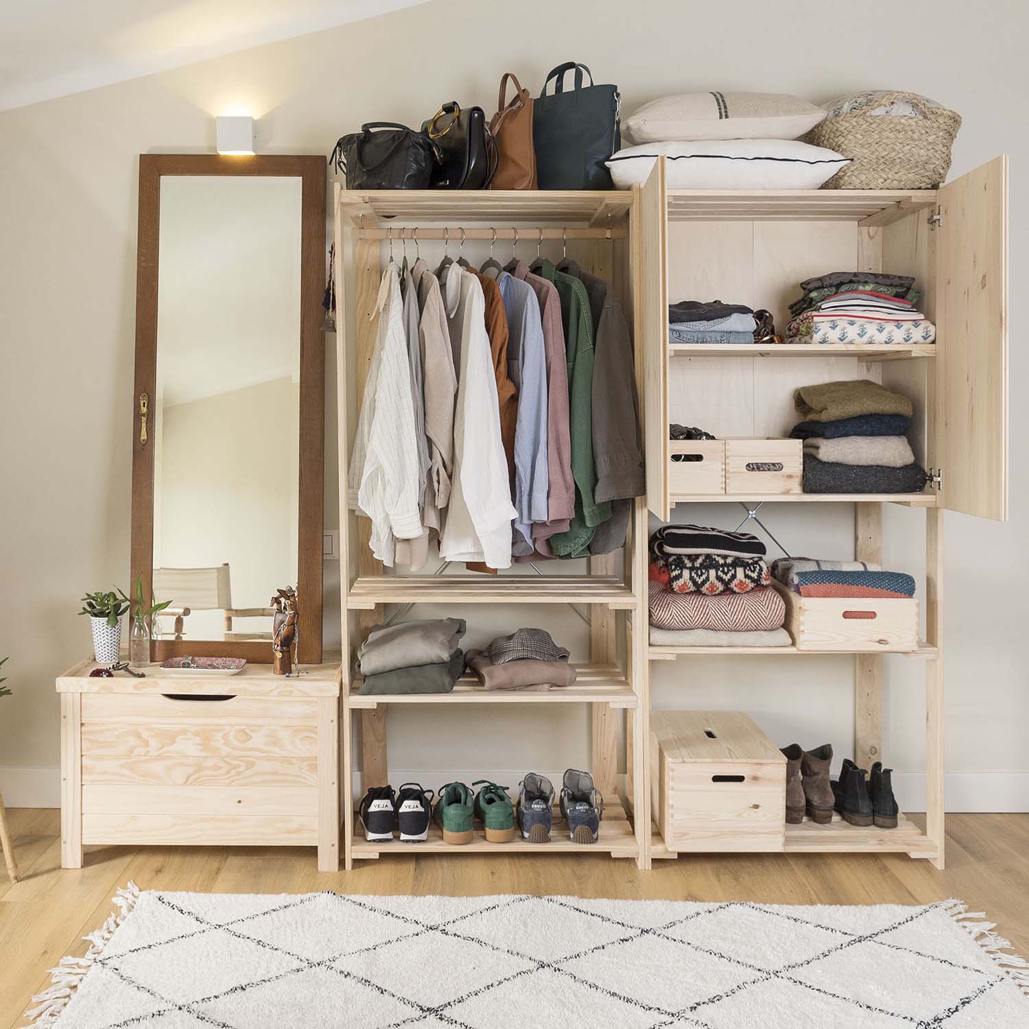 Penderie en pin massif nova (76.5 x 38.5 x 174.5 cm)