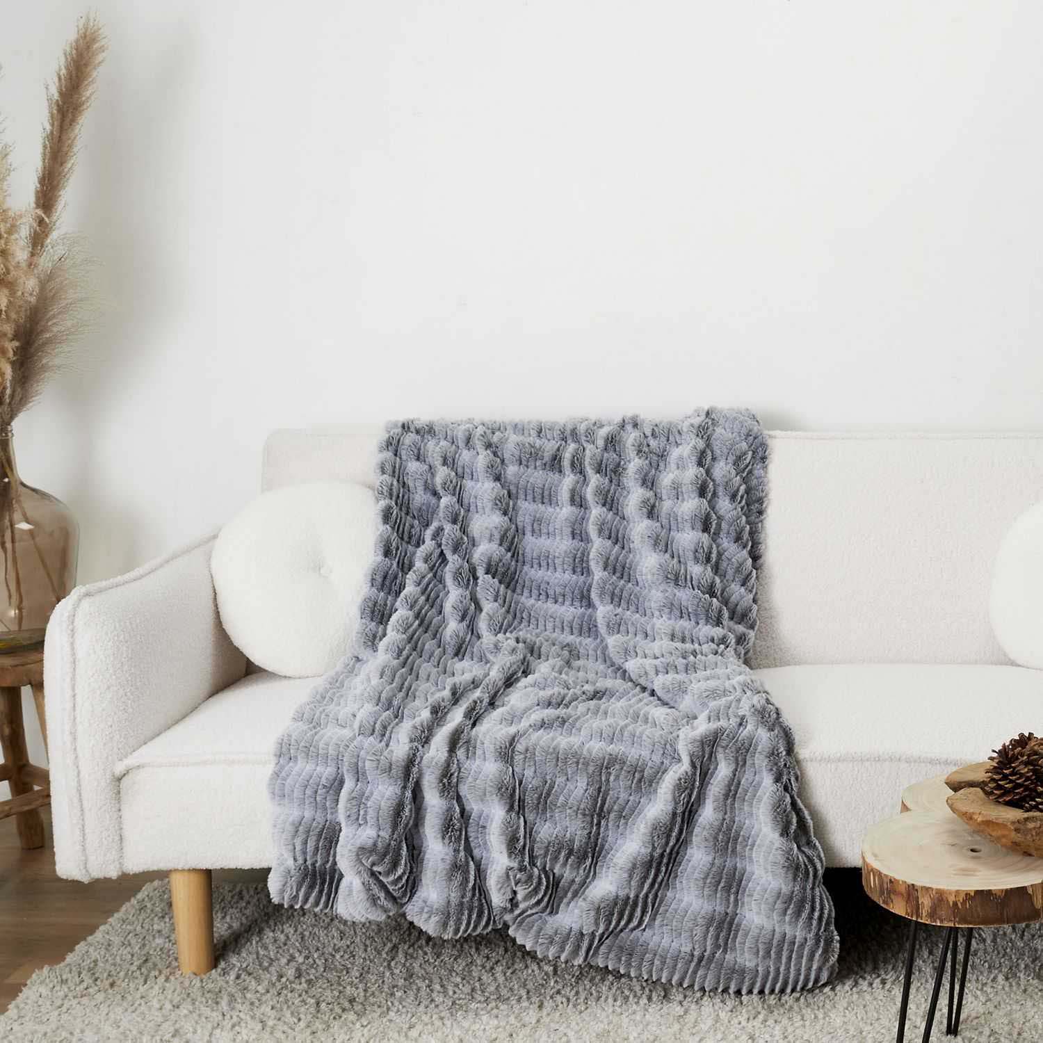 Plaid en polyester imitation fourrure opulence 120 x 150 cm