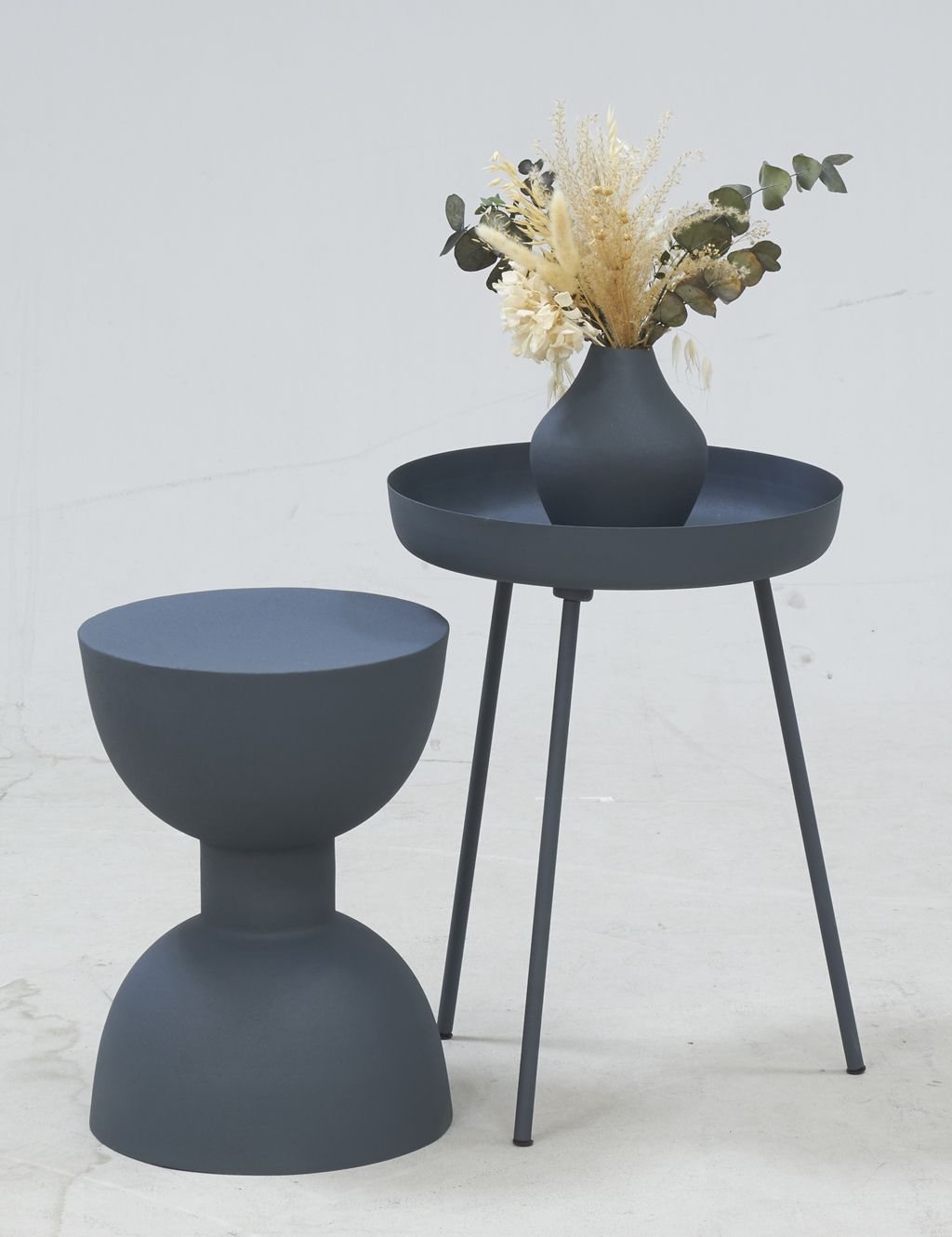 Table d'appoint ronde en métal sablier (bleu)