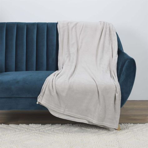 Plaids doux à petit prix : notre sélection canon